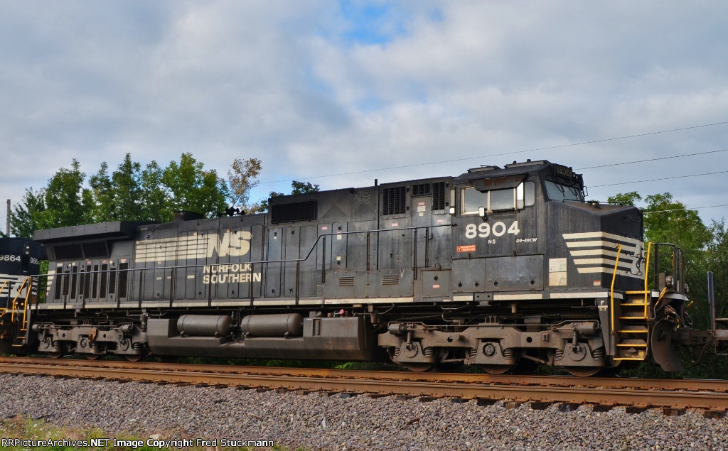 NS 8904